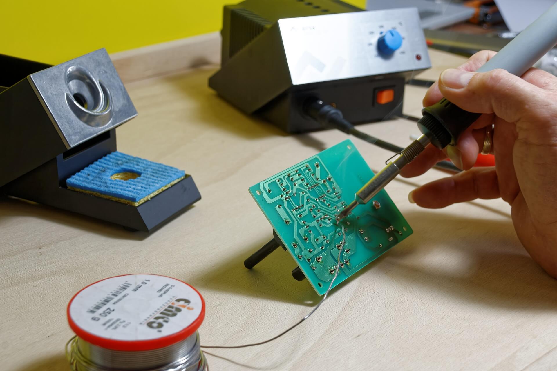 Beginner’s Guide To PCB Soldering - ArduinoYard